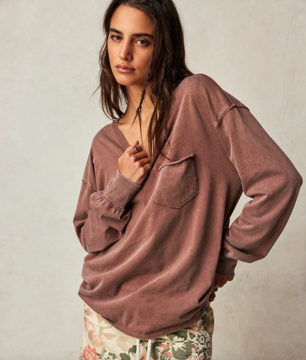 Women's Basics/ Graphic Tees Page 3 - Pants Store